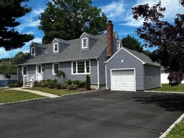 4 Van Duyne Ave, Riverdale, NJ 07457