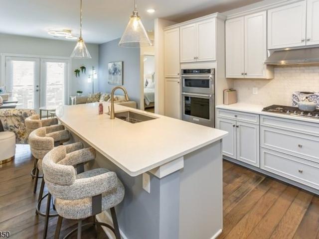 4 Vanderbilt Blvd Unit 109, Florham Park, NJ 07932