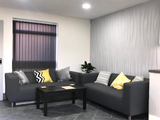 4 VARDEN CROFT, NEWLY REFURBISHED 4 ENSUITE CLOSE TO CITYCENTRE