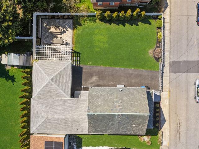 4 Vaughn Avenue