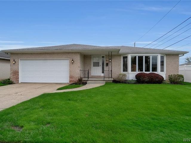 4 Village Ln, Buffalo, NY 14212