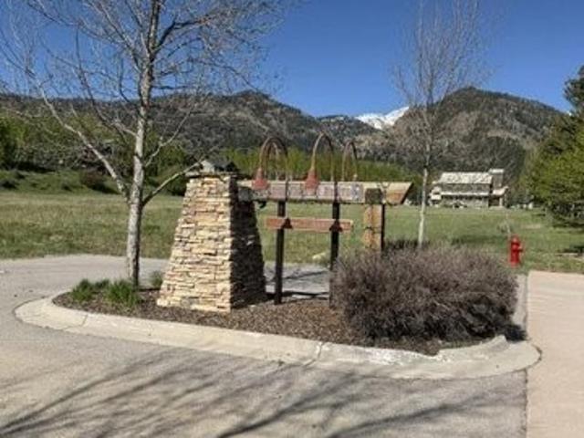 4 Vista Dr, Star Valley Ranch, WY 83127
