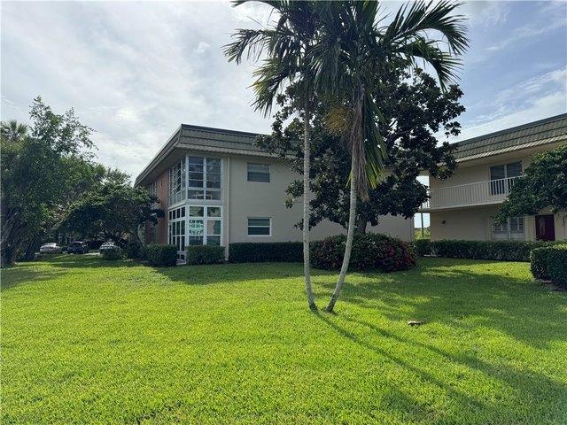 4 Vista Gardens Trl Apt 103, Vero Beach, FL 32962