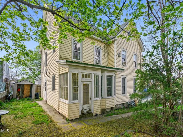 4 W Clinton Street