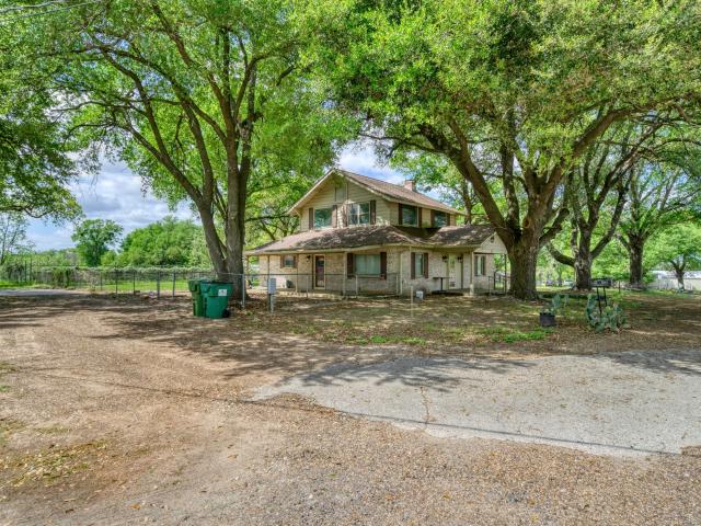 4 W Manning St, Madisonville, TX 77864 | MLS #87514