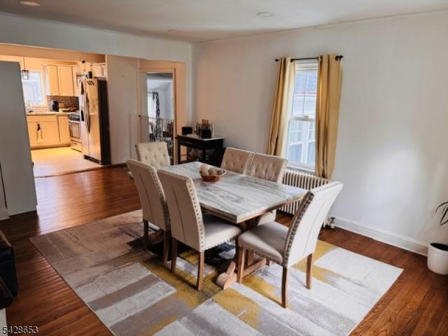 4 W Nelson St