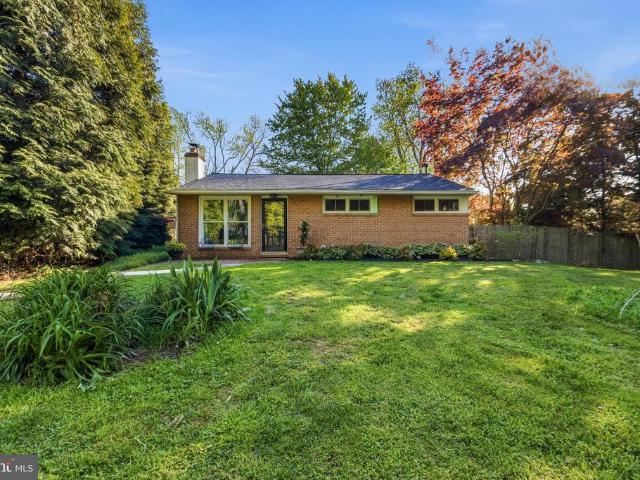 4 W Pennsbury Way