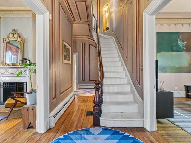 4 Walker St, Portland, ME 04102