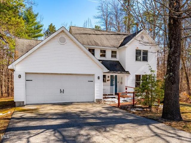4 Wallingford Ct, Gansevoort, NY 12831
