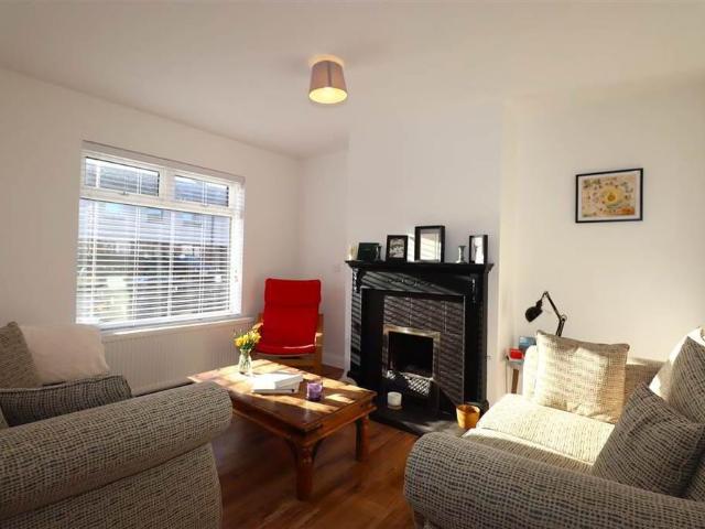 4 Ward Avenue, Warren Gardens, Lisburn, BT28 1EF