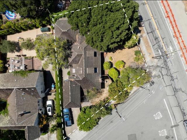 4 Warren Road
