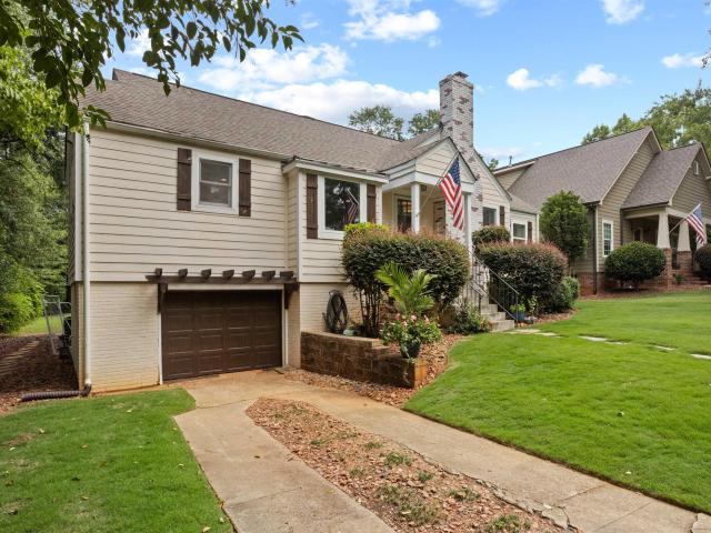 4 Waverly Court