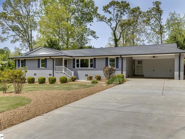 4 Wayne Dr, Taylors, SC 29687