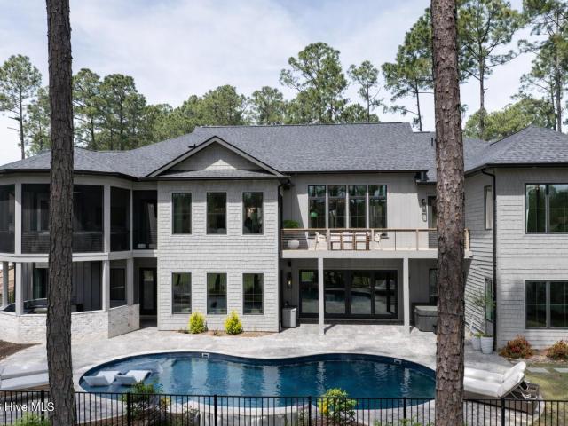4 Weaver Court