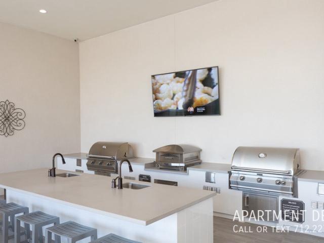 4 weeks free live in one of the hottest apartment in Northside