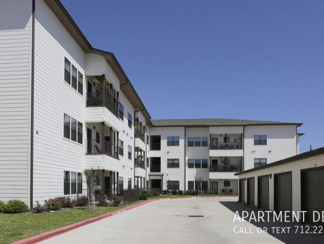 4 weeks free luxury chic apartment in Houston!