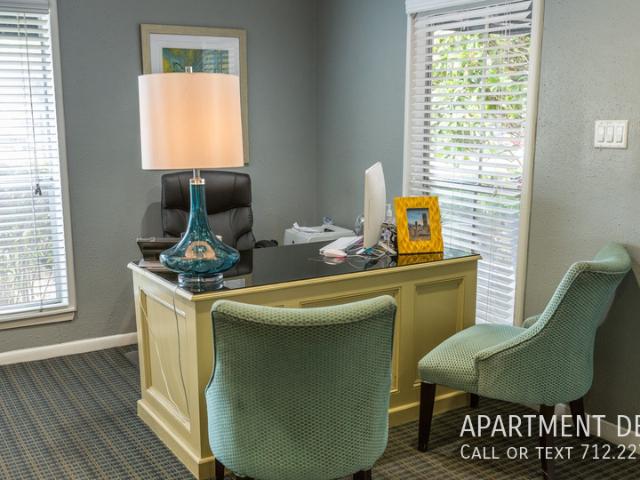 4 weeks free premier apartment&townhomes in Astrodome!