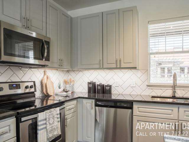 4 weeks freespacious apartment in Pearland