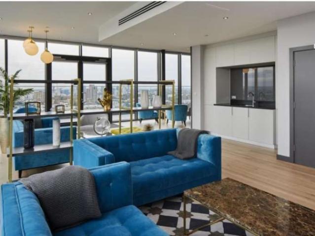 4 WEEKS RENT FREE!* T&C's Apply Move In Within 4 Weeks — 4 WEEKS RENT FREE! Apartments to rent with stunning city scape views of The City and Canary Wha