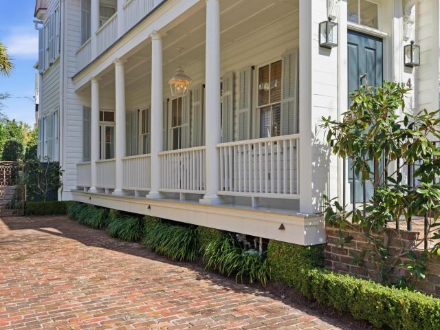 4 Wentworth Street