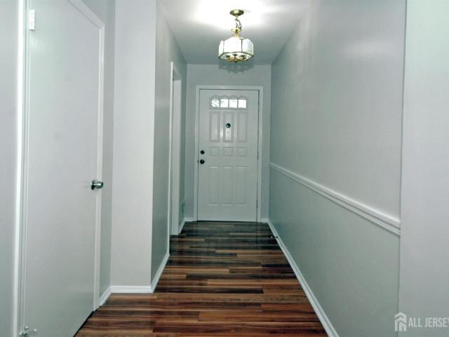 4 White Oaks Drive