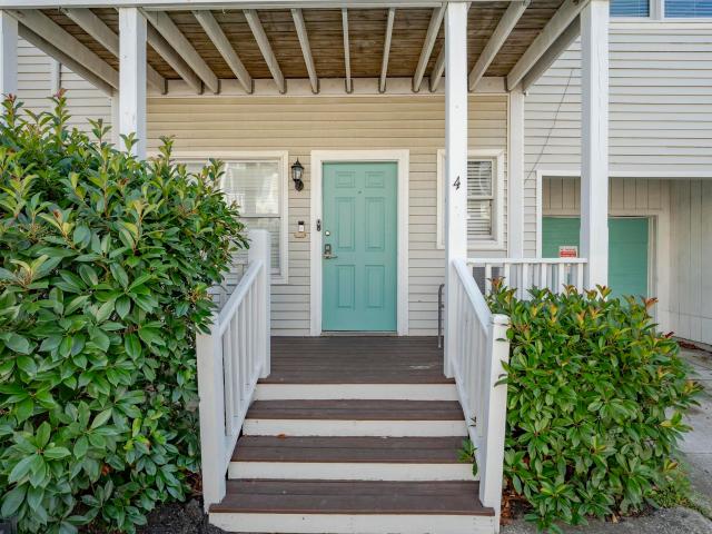 4 Windjammer Ct