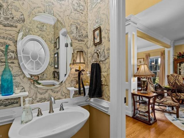 4 Windsor Castle Court
