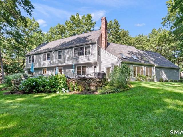 4 Windsor Ct, Farmington, CT 06032