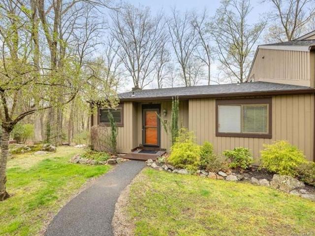 4 Winterberry Ln #4, Woodbury, CT 06798