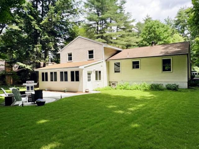 4 Woodlake Drive