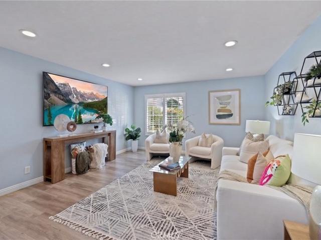 4 Woodleaf, Irvine, CA 92614
