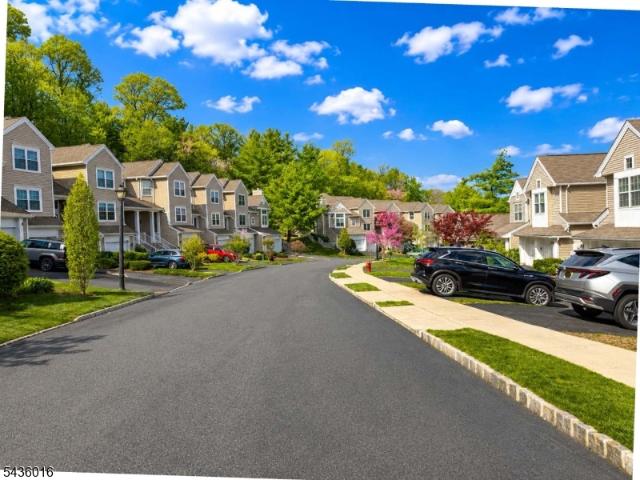 4 Woodmont Dr