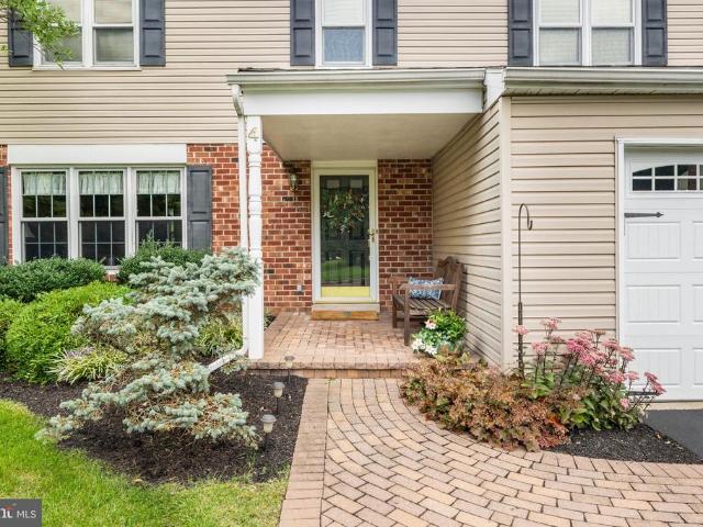 4 Woodstock Circle