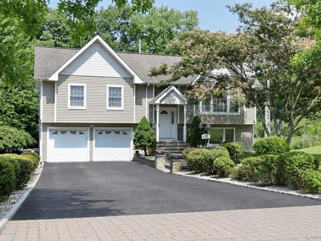 4 Woolf Rd, Stony Point, NY 10980