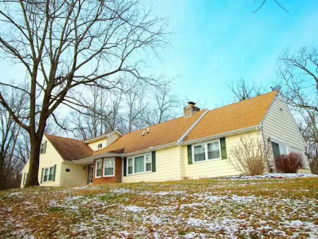 $4,095 6 Bedroom 3.5 Bathroom House In Cincinnati With Great.