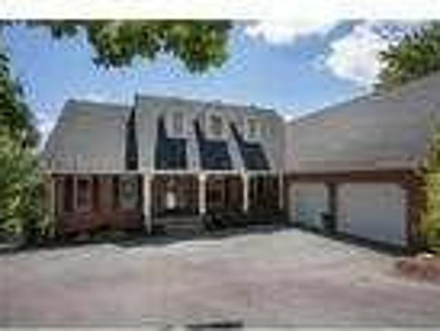 4,196 sq. ft. \ $2,500/mo \ Weaverville convenient location. 2 Car Garage!