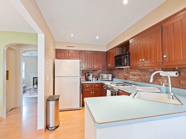 4 29 Summit Ave
