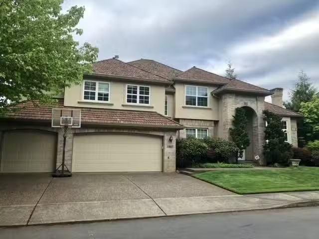 $4,200 4 Bedroom 3.5 Bathroom House In NW Portland Forest H.
