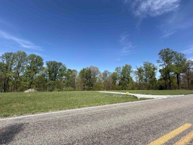 4.37 State Road 45, Bloomfield, IN 47424