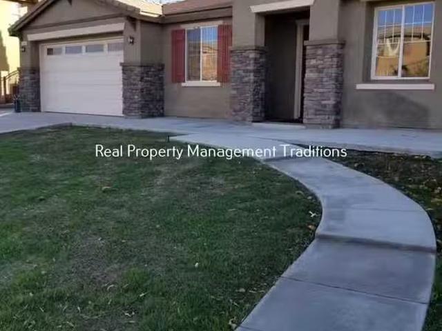 4 + 3 in East Palmdale 5764 Paddington Drive