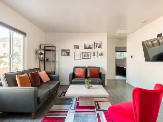$4,400 A stylish fully furnished 3 Bedroom 2 Bathroom House.