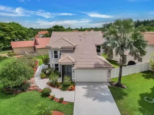 $4,500 4 Bedroom 2.5 Bathroom House In Boca Raton 10369 Isl.