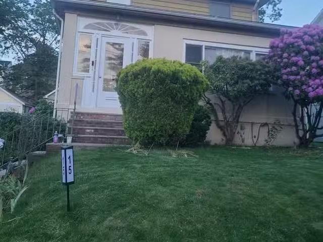 $4,500 3 Bedroom 2 Full Bathroom House In Verona in a quiet.