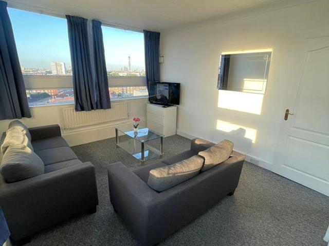 4 5 Beds, 2 Baths Flat, Central London