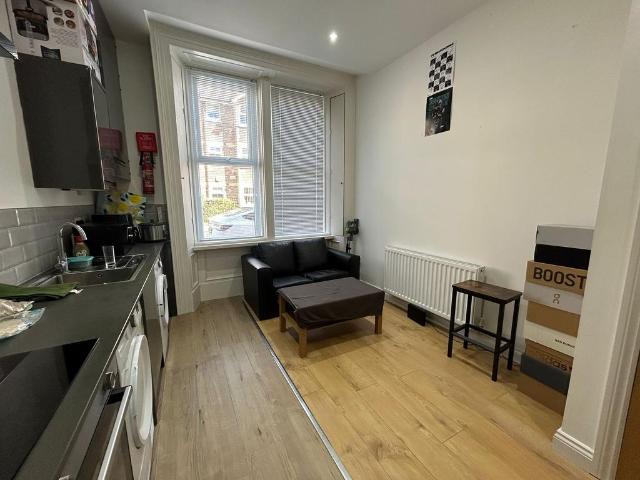 4 5 Hutton Terrace, City Centre NE2 1 bed apartment to rent £1,018 pcm £235 pw