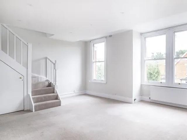 4, 6 Montague Road, London, SW19 1TB, United Kingdom | 2 bed duplex for rent #167773445 | Rentberry