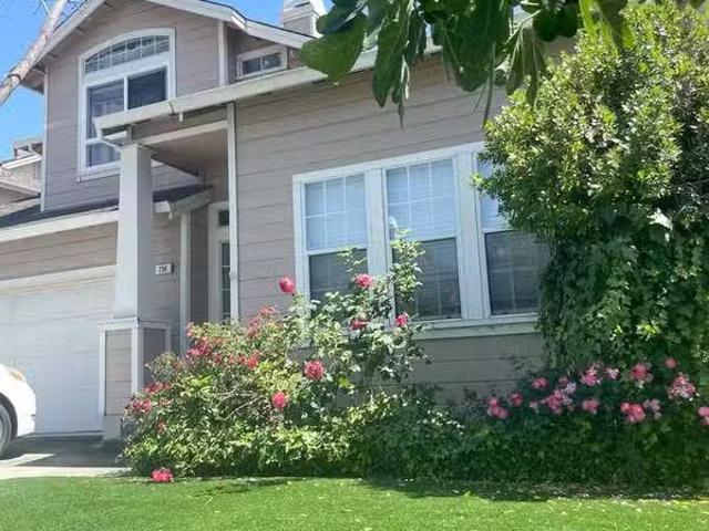 $4,800 3 B/ 2.5 B Single House In Fremont With Great School.