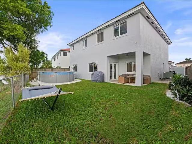 $4,999 4 Bedroom 3 Bathroom House In Miami With Great Amenit.