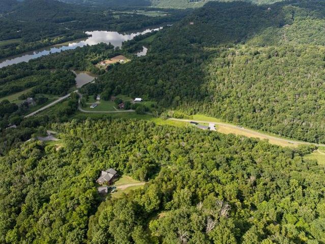 4.99 Hopkins Hollow Rd, Gainesboro, TN 38562