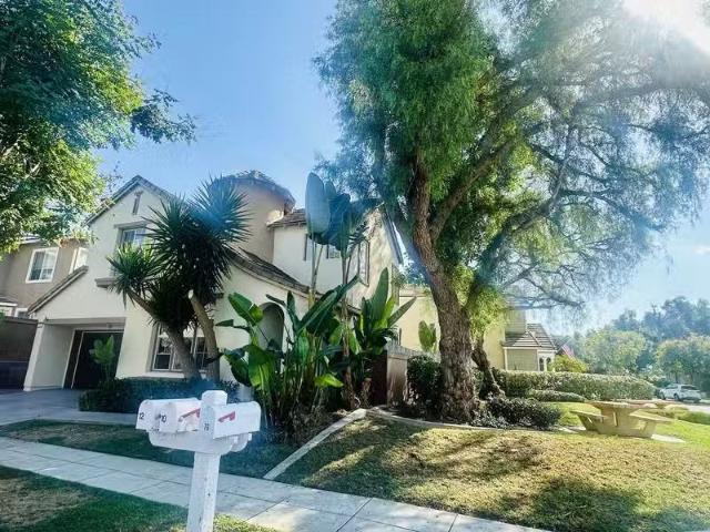 $4,900 Freshly Painted 4 Bedroom 2.5 Bathroom House In Lader.